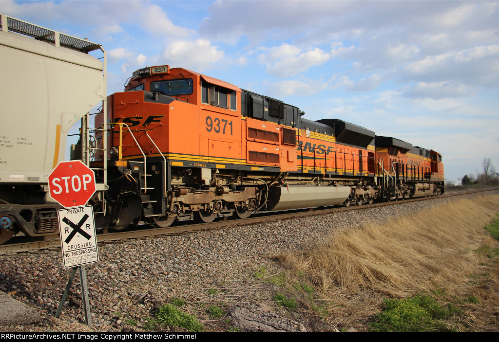 BNSF 9371